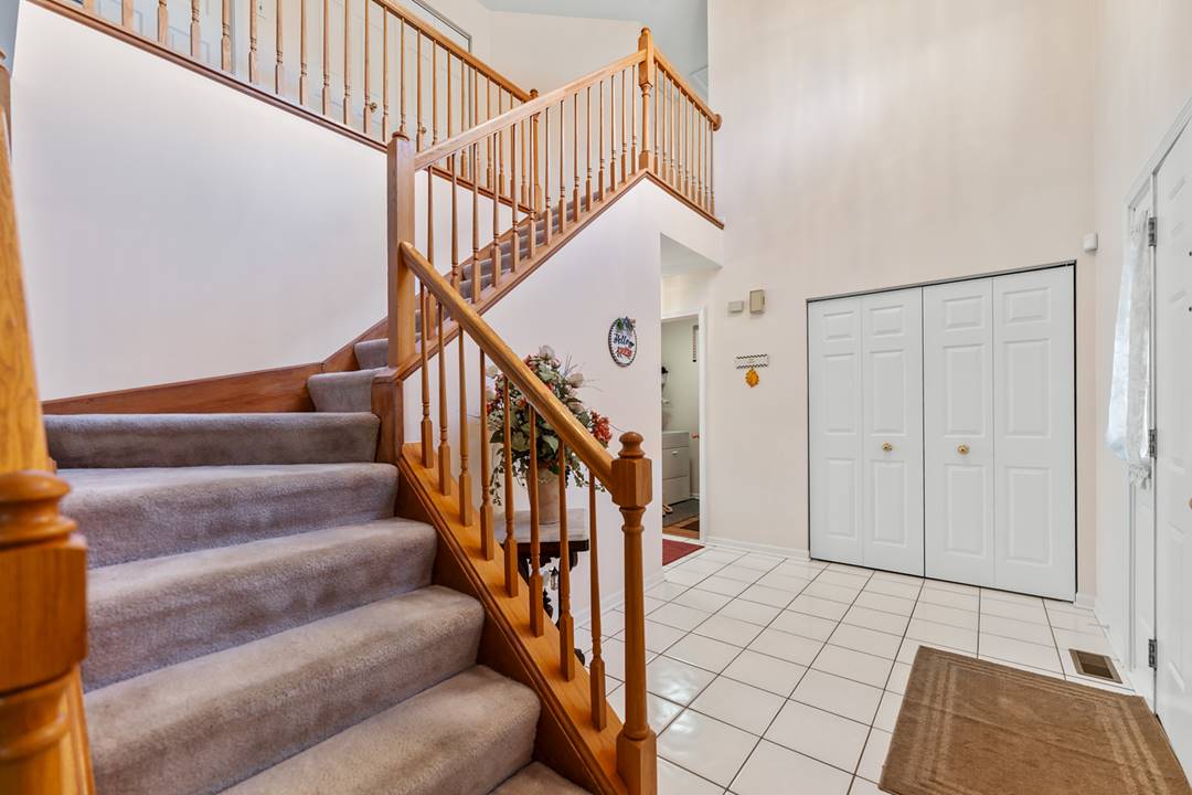 1080 Wakefield, Elgin, IL 60120