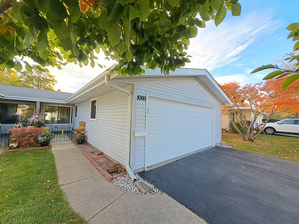 1069 Mohegan, Schaumburg, IL 60193