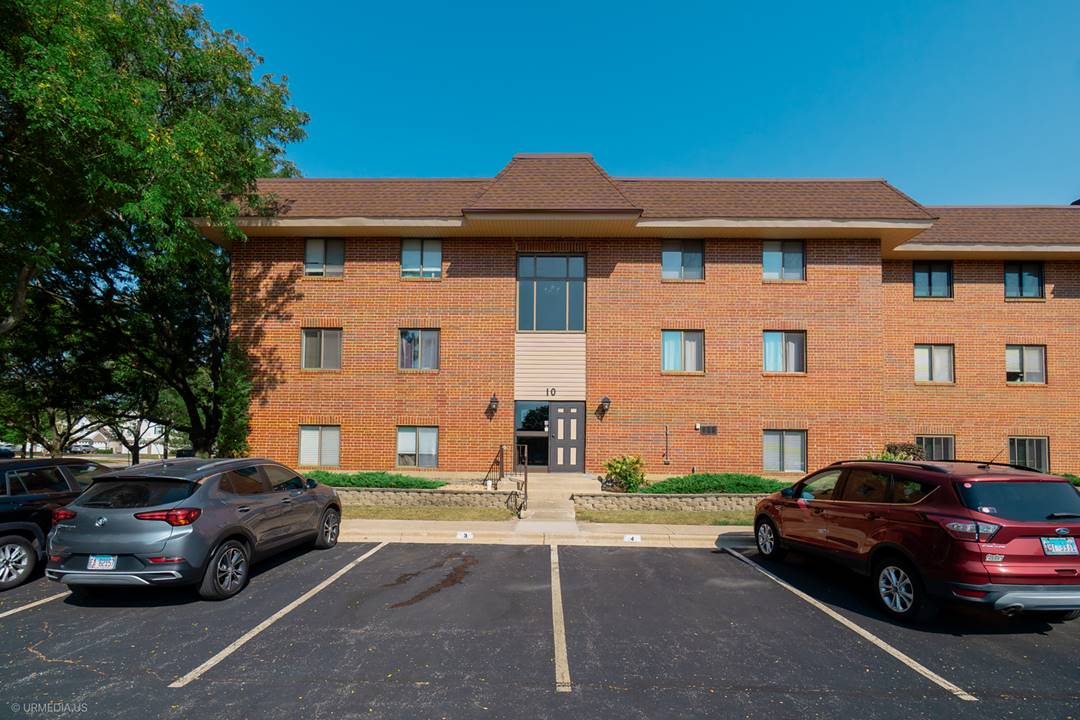 10 E Fountainview, Unit 1B, Lombard, IL 60148