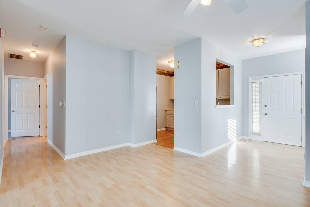 805 Genesee, Apt 805, Naperville, IL 60563