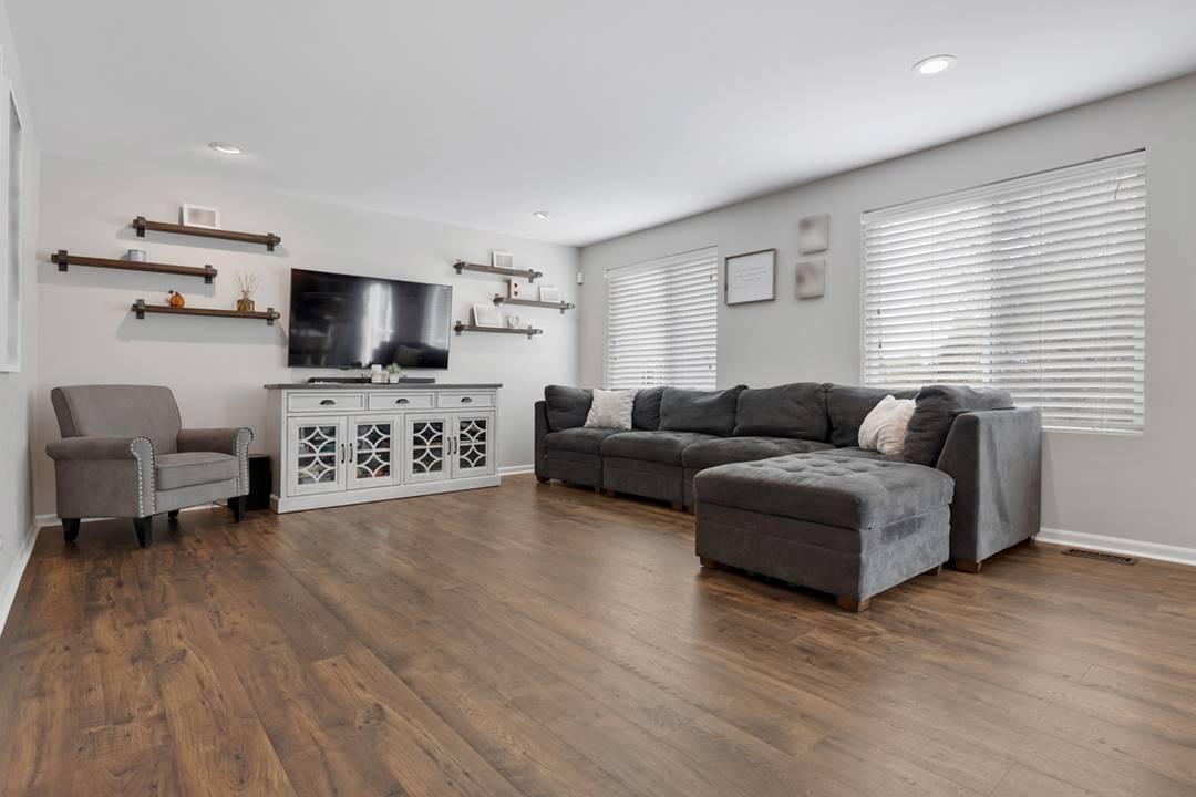 3827 Trillium, Elgin, IL 60124
