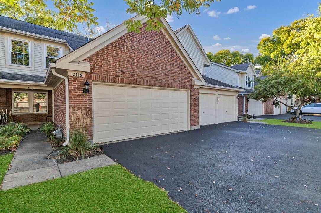 2116 Glasgow, Apt 2116, Hanover Park, IL 60133