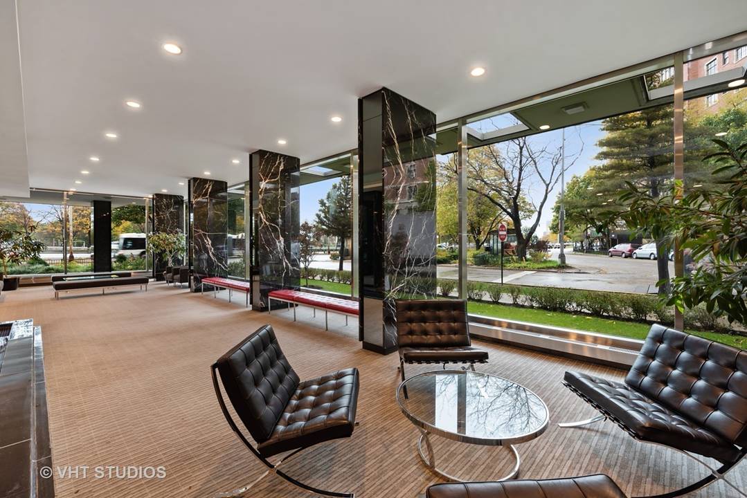 3900 N Lake Shore, Apt 18F, Chicago, IL 60613 - Lakeview