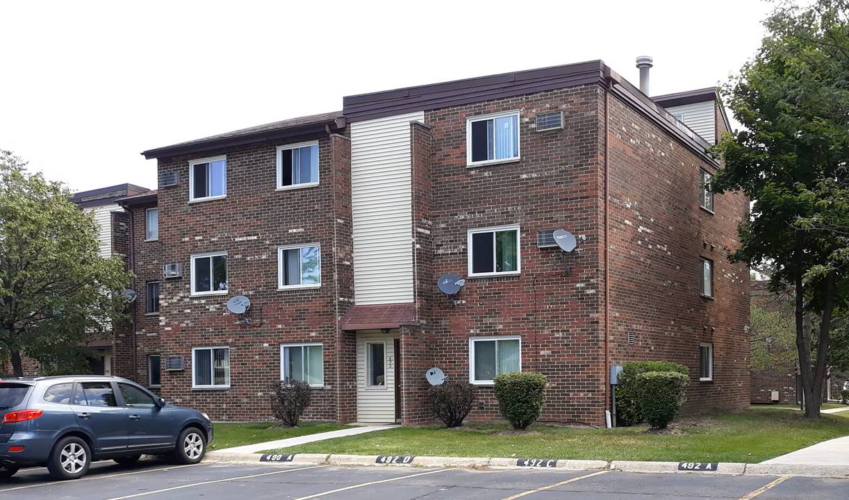 490 Pleasant Run, Apt F, Wheeling, IL 60090