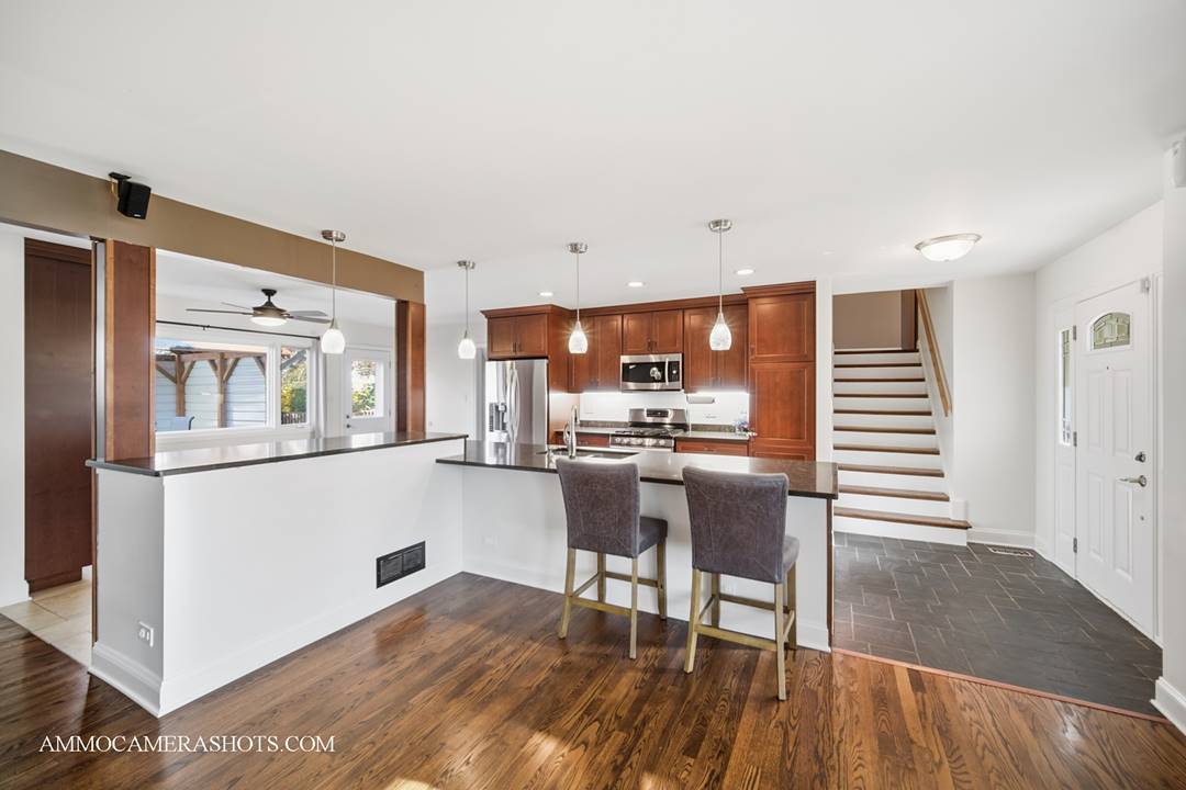 449 N Wesley, Addison, IL 60101