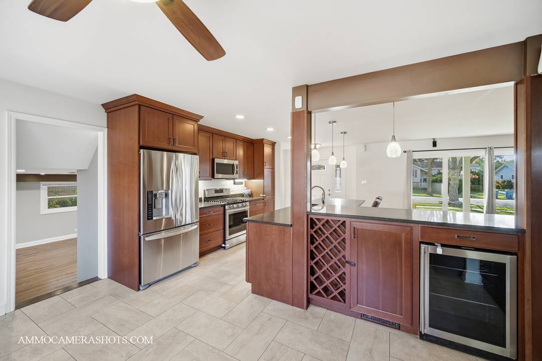 449 N Wesley, Addison, IL 60101