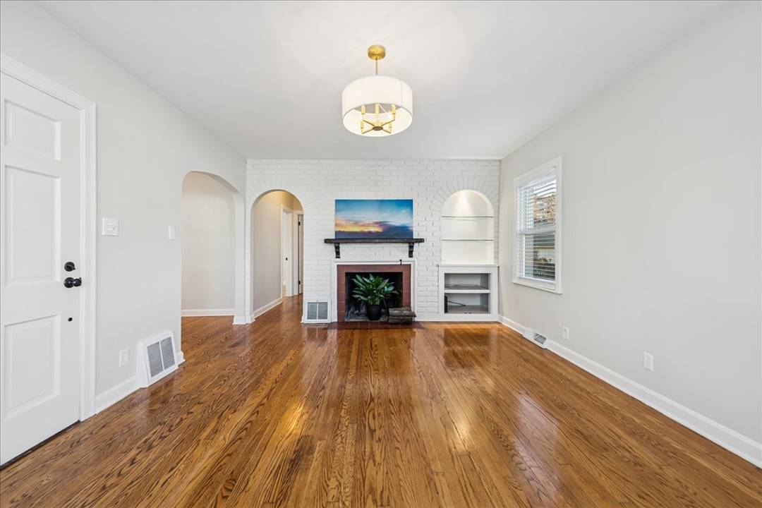 118 N Cedar, Palatine, IL 60067