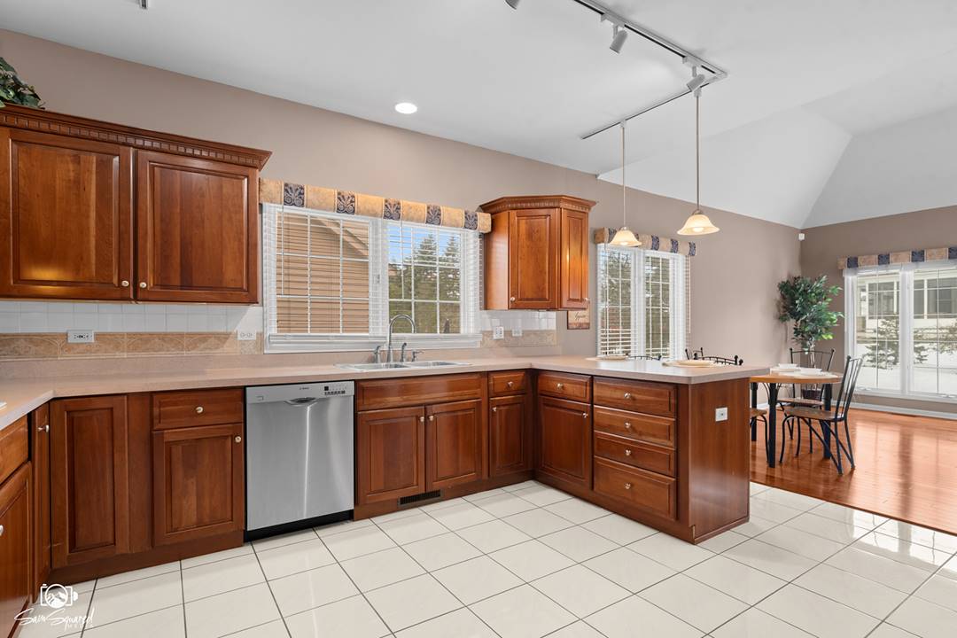2762 Shetland, Aurora, IL 60502