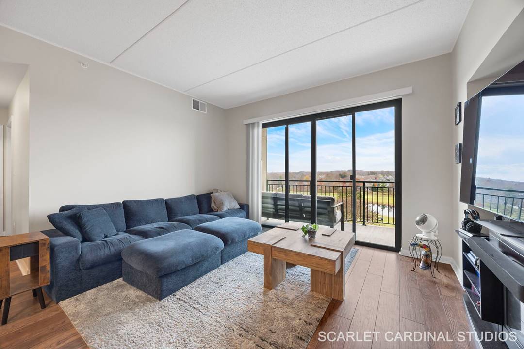 6420 Double Eagle, Unit 712, Woodridge, IL 60517