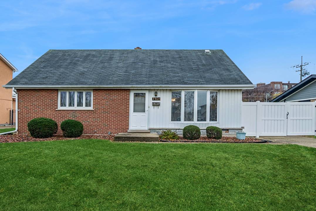 7101 Stanford, Bridgeview, IL 60455