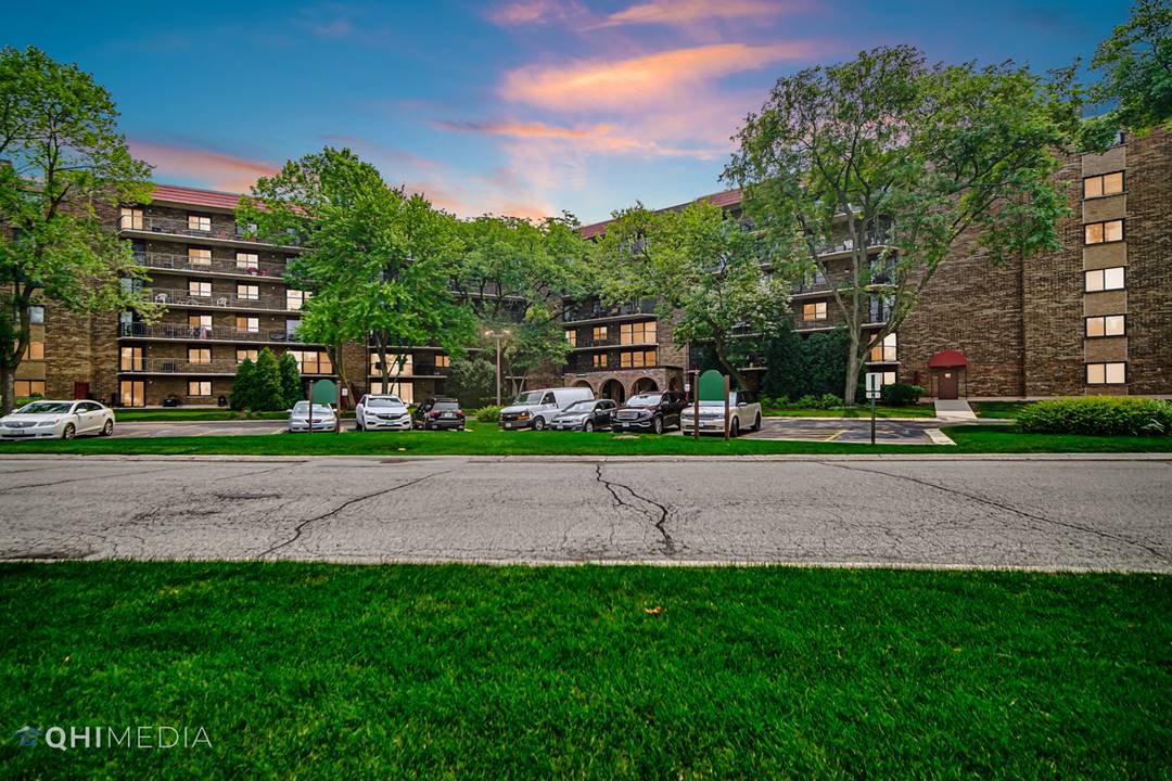 111 S Baybrook, Apt 214, Palatine, IL 60074