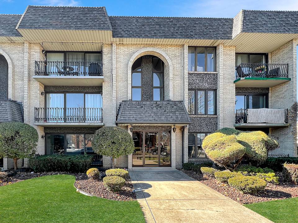 10702 S Keating, Apt 1S, Oak Lawn, IL 60453