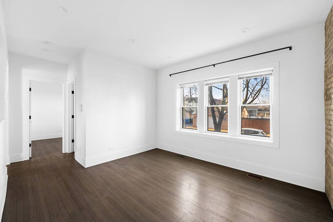 3752 W Roscoe, Apt 2E, Chicago, IL 60618 - Avondale
