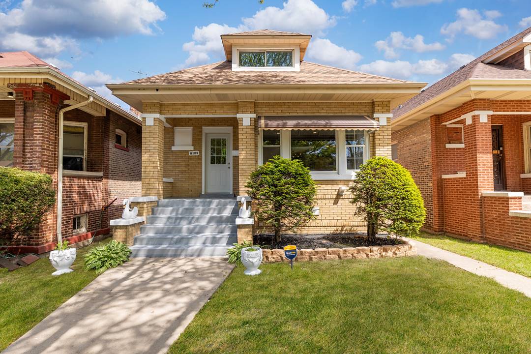8109 S Marquette, Chicago, IL 60617 - South Chicago