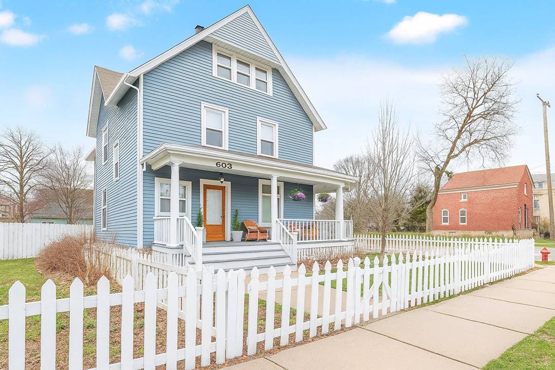603 Douglas, Elgin, IL 60120