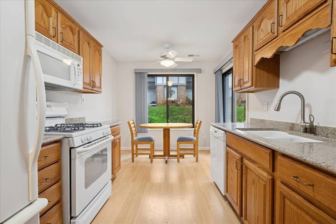 1010 E Glavin, Unit 1807, Palatine, IL 60074