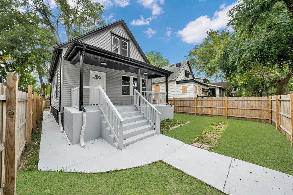 11921 S Wentworth, Chicago, IL 60628 - West Pullman