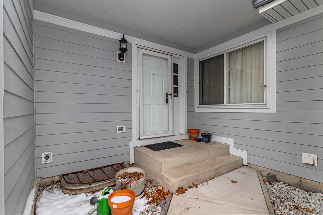 416 Swallow, Deerfield, IL 60015