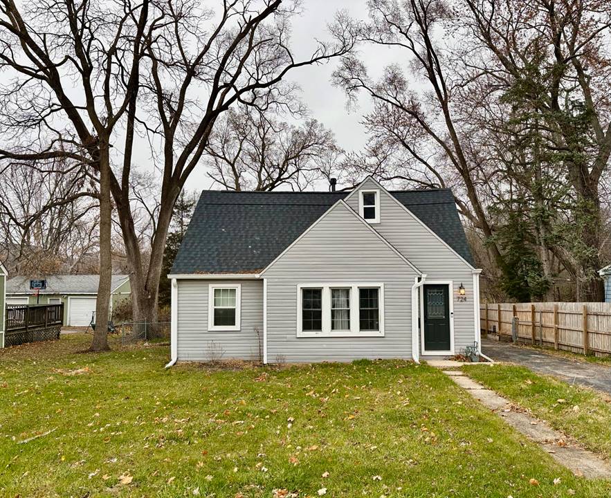 724 Mohawk, Round Lake Heights, IL 60073