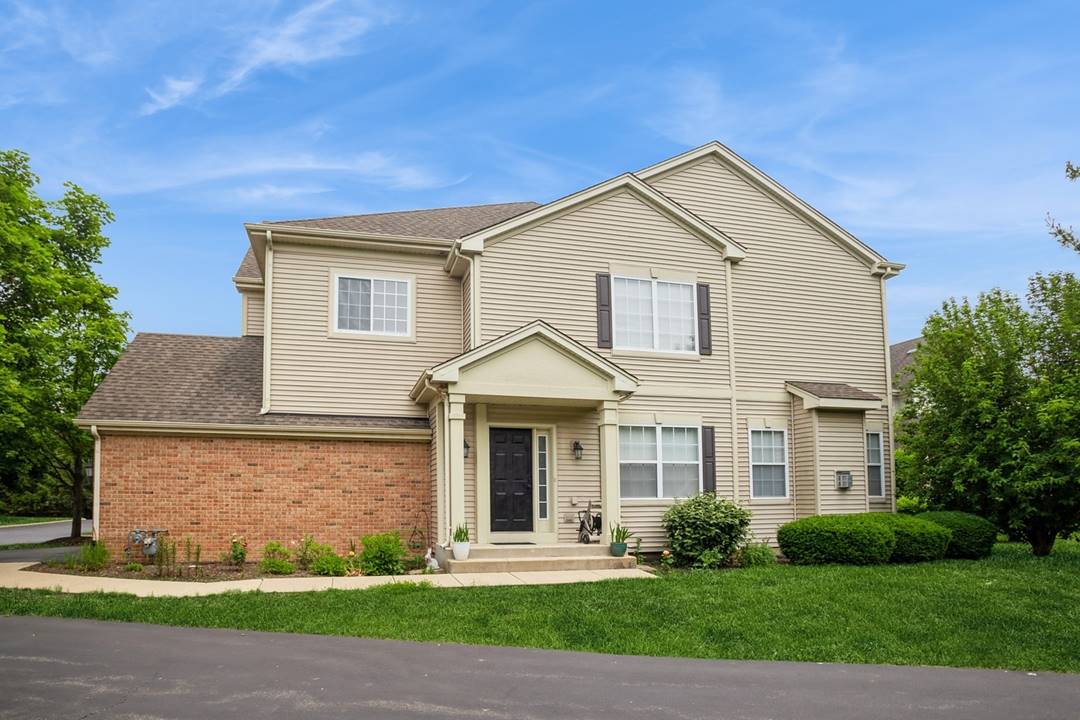 6073 Canterbury, Unit 33-5, Hoffman Estates, IL 60192