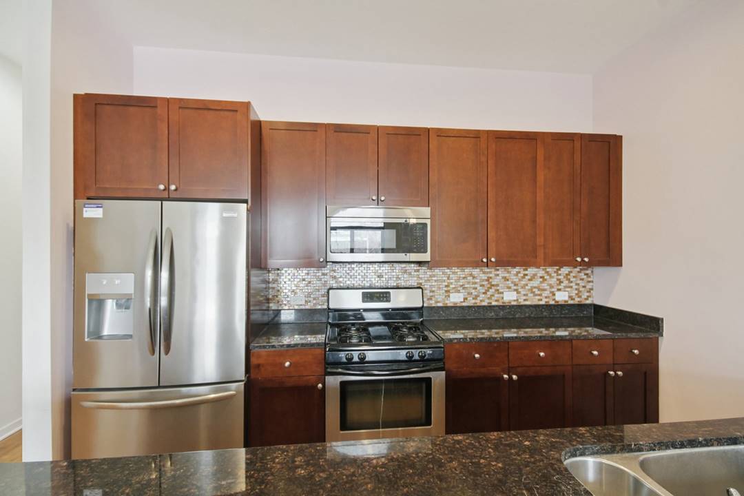 4420 N Clark, Unit 301, Chicago, IL 60640 - Ravenswood