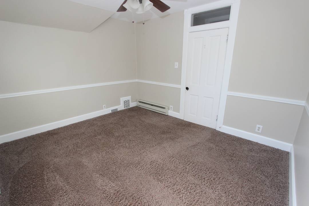 19 W Crystal Lake, Apt 19, Crystal Lake, IL 60014