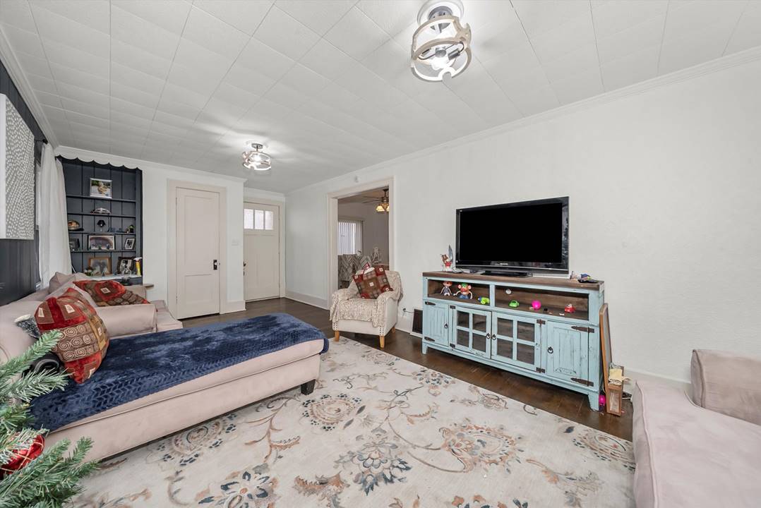 6514 Sinclair, Berwyn, IL 60402