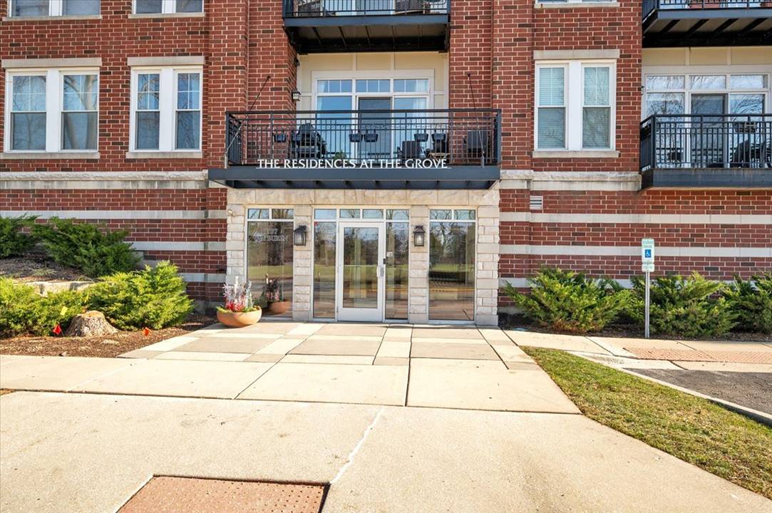 7757 Van Buren, Unit 204, Forest Park, IL 60130