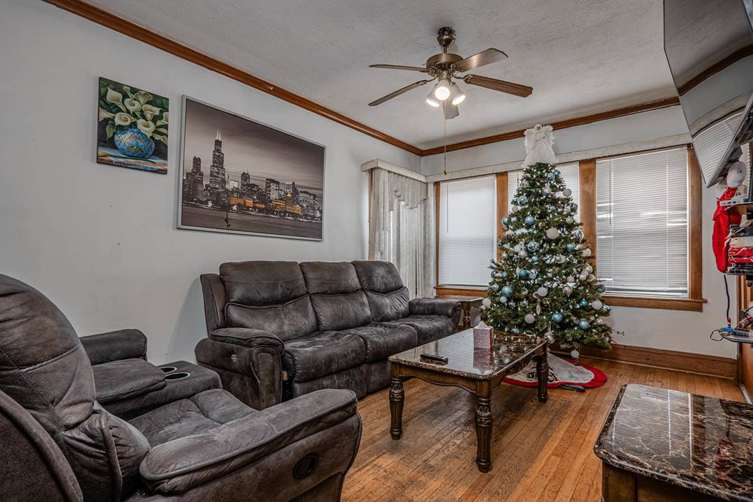 1435 Grove, Berwyn, IL 60402