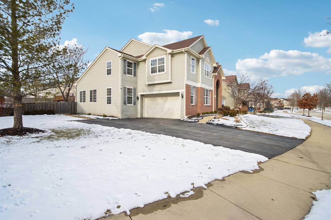 2930 Kelly, Elgin, IL 60124