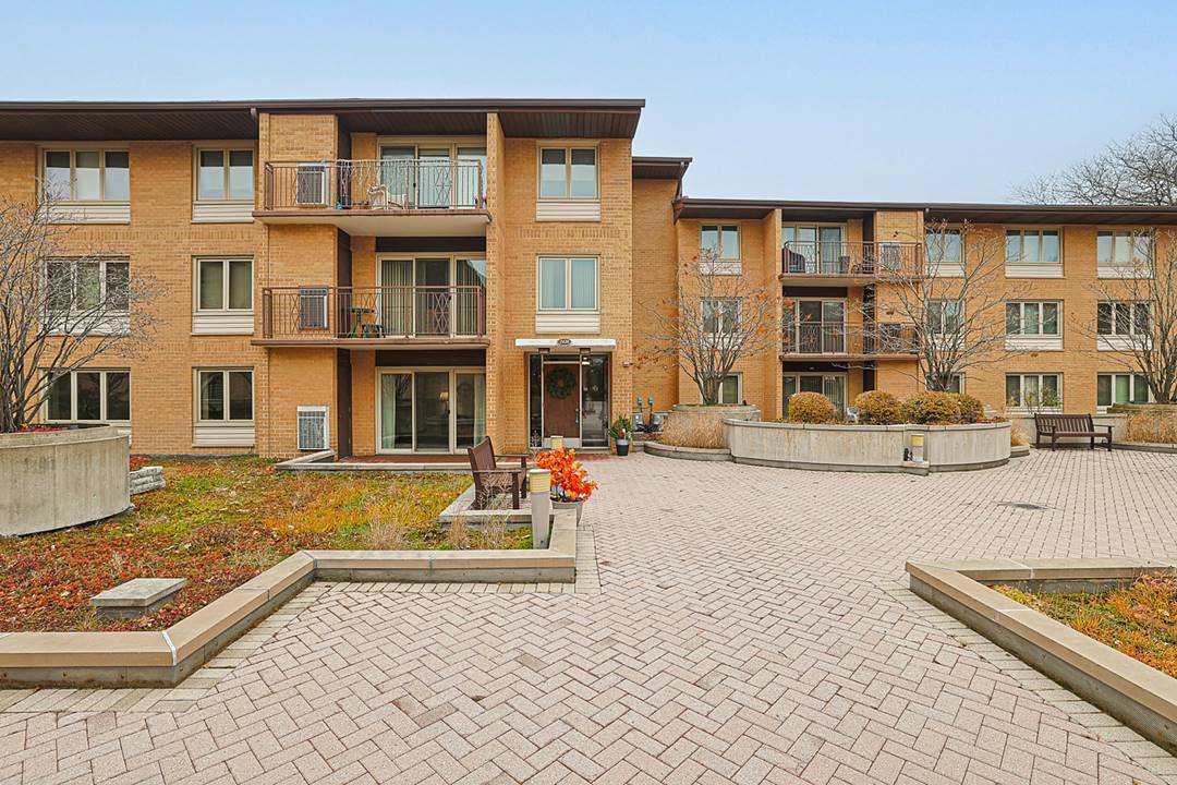 2420 W Talcott, Unit 109, Park Ridge, IL 60068