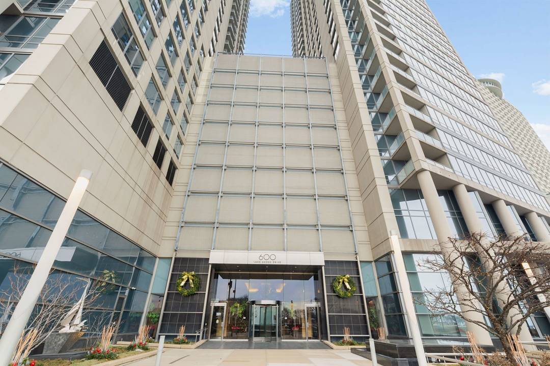 600 N Lake Shore, Apt 1703, Chicago, IL 60611 - Streeterville