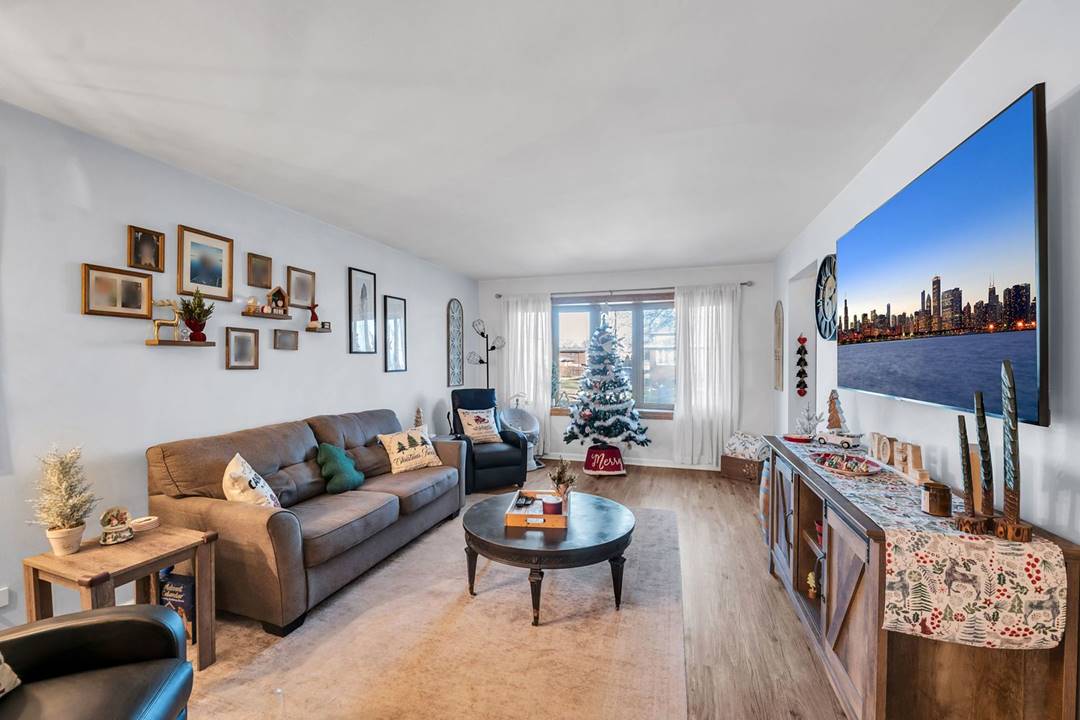 10840 S Kolmar, Oak Lawn, IL 60453