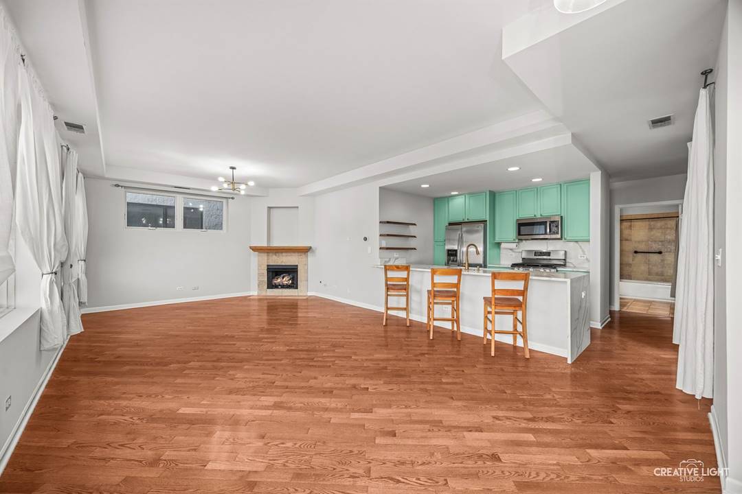 2327 W Wolfram, Unit 311, Chicago, IL 60618 - Avondale