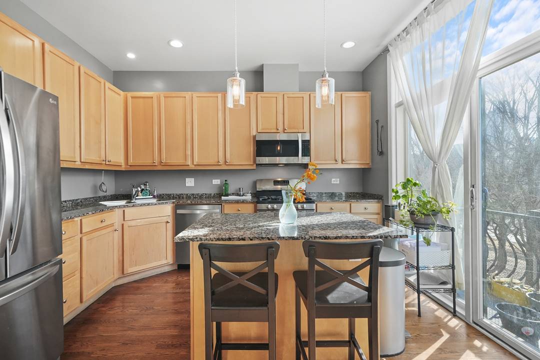 909 W Ohio, Unit 12, Chicago, IL 60642 - Fulton River District