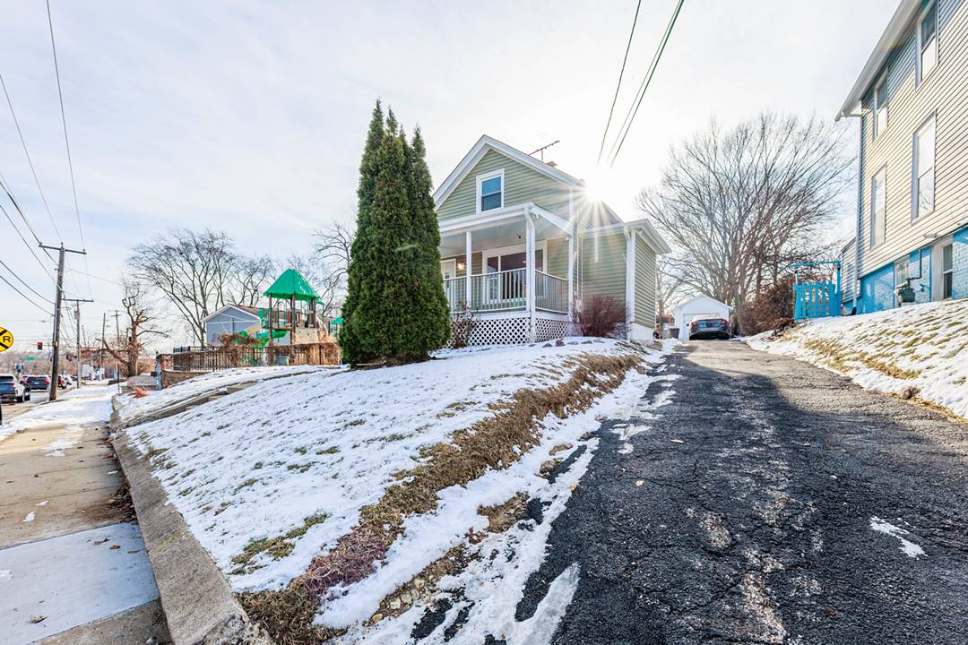 643 Wing, Elgin, IL 60123