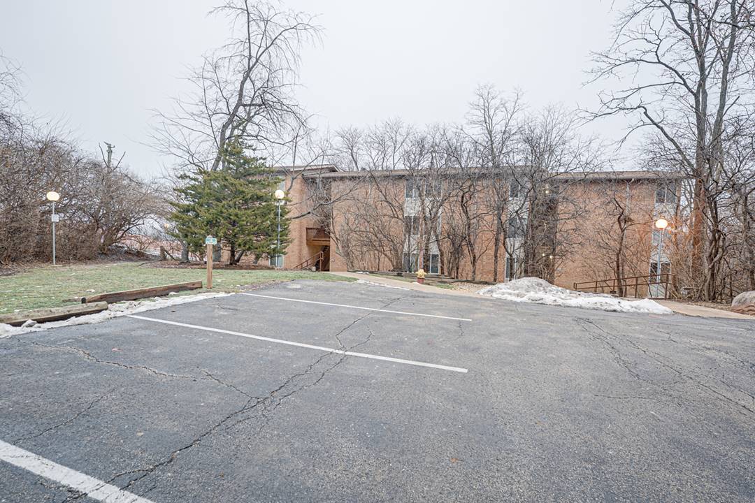 5801 Oakwood, Apt E, Lisle, IL 60532