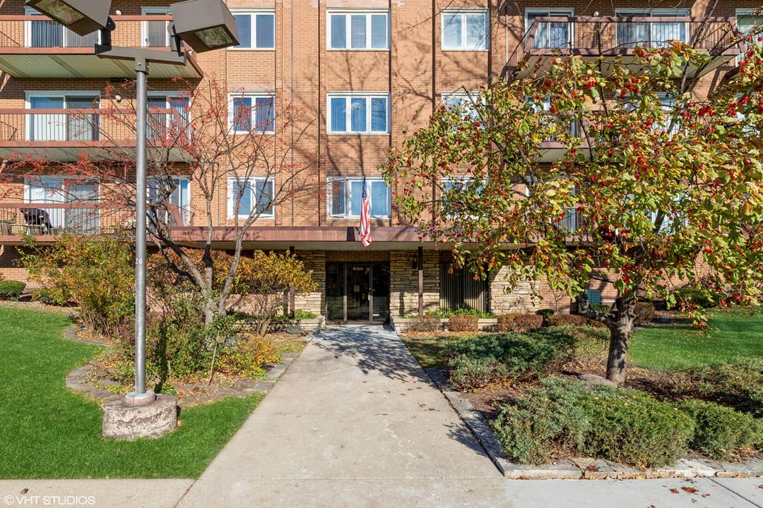 8100 W Foster, Unit 510, Niles, IL 60714