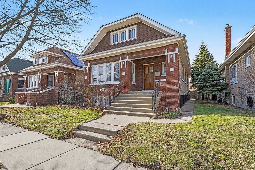 2112 East, Berwyn, IL 60402
