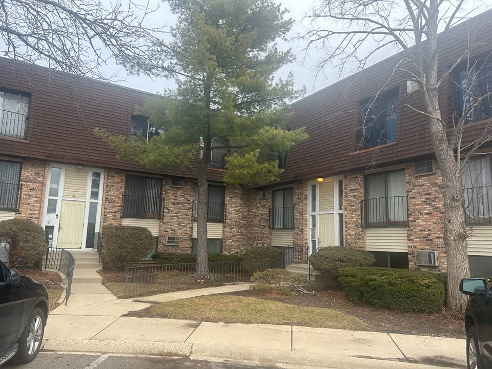 194 N Waters Edge, Apt 102, Glendale Heights, IL 60139