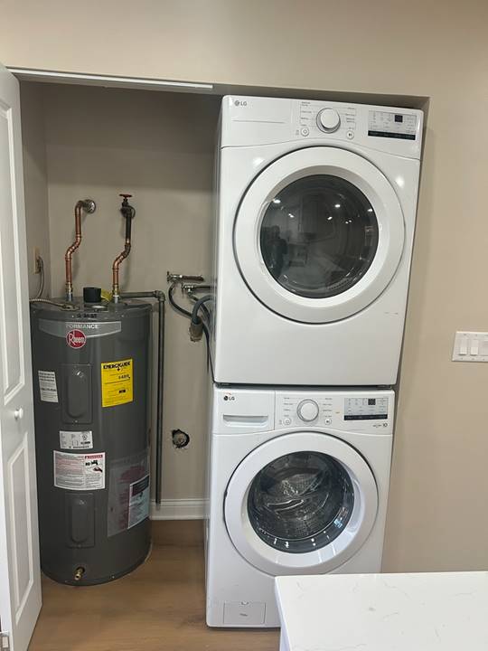 194 N Waters Edge, Apt 102, Glendale Heights, IL 60139