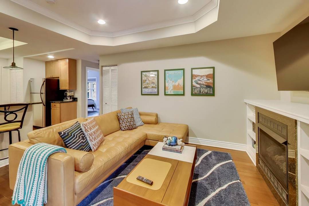 528 W Cornelia, Apt 2N, Chicago, IL 60657 - Lakeview