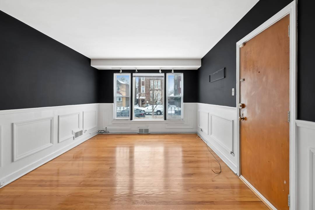 8949 S Blackstone, Apt 2, Chicago, IL 60619 - Calumet Heights