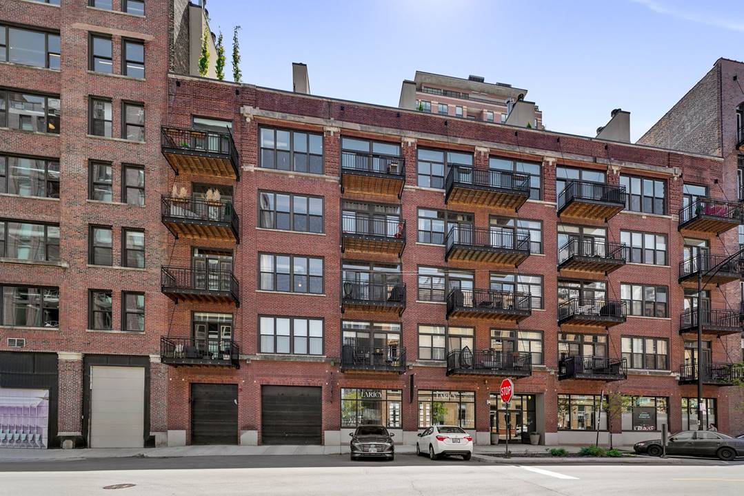 375 W Erie, Apt 323, Chicago, IL 60654 - River North