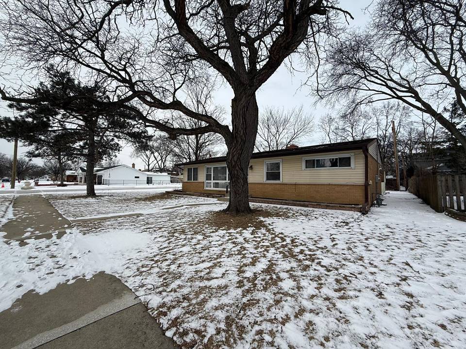 7418 Wilson, Morton Grove, IL 60053