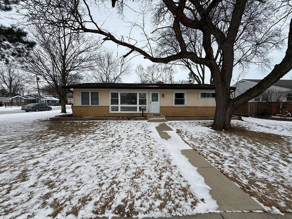 7418 Wilson, Morton Grove, IL 60053