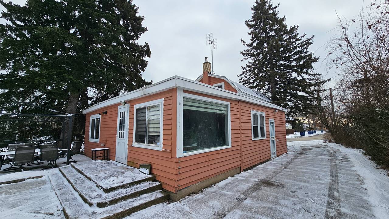 1124 Jackson, Waukegan, IL 60085