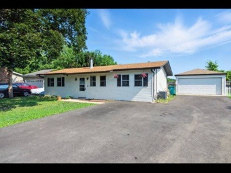 34W928 N James, St. Charles, IL 60174