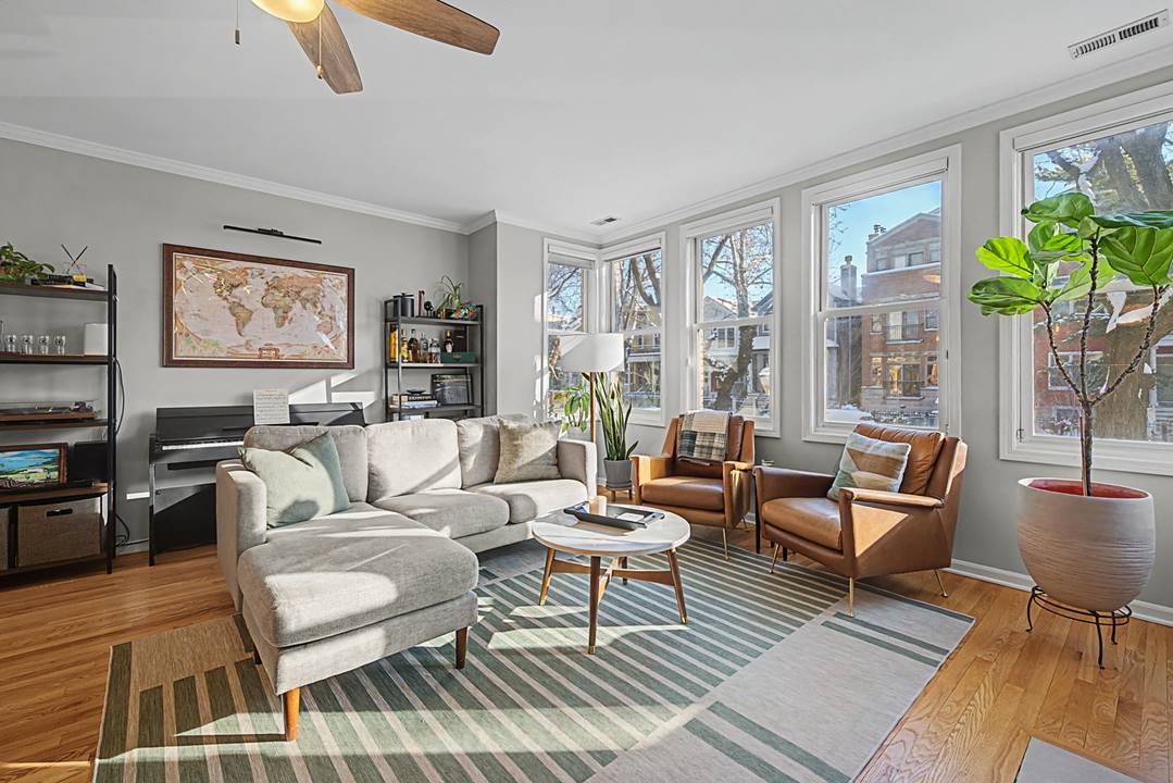 1132 W Wolfram, Unit 2, Chicago, IL 60657 - Lakeview