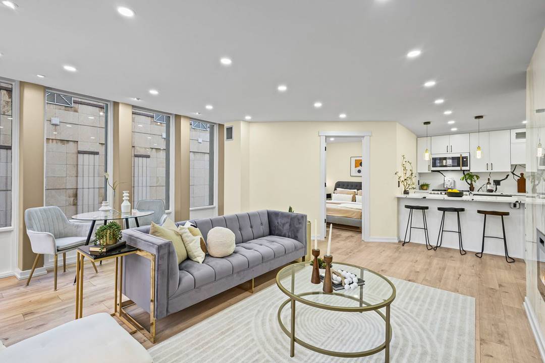 100 E Walton, Unit 14D, Chicago, IL 60611 - Gold Coast